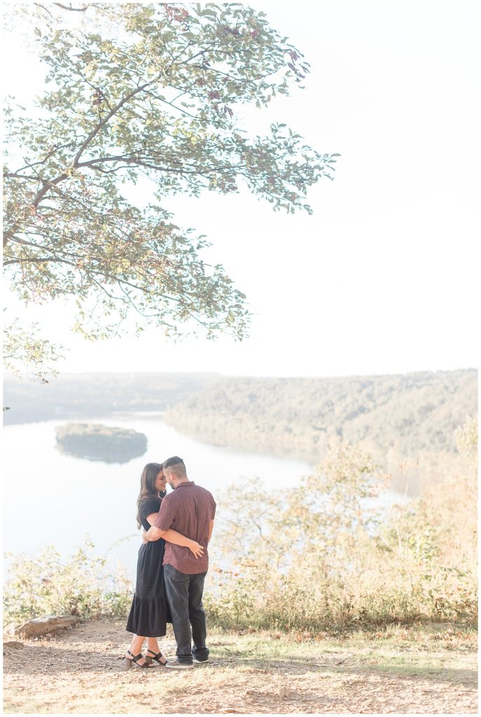 Sunset Pinnacle Overlook Engagement Session - heathermariephoto.com