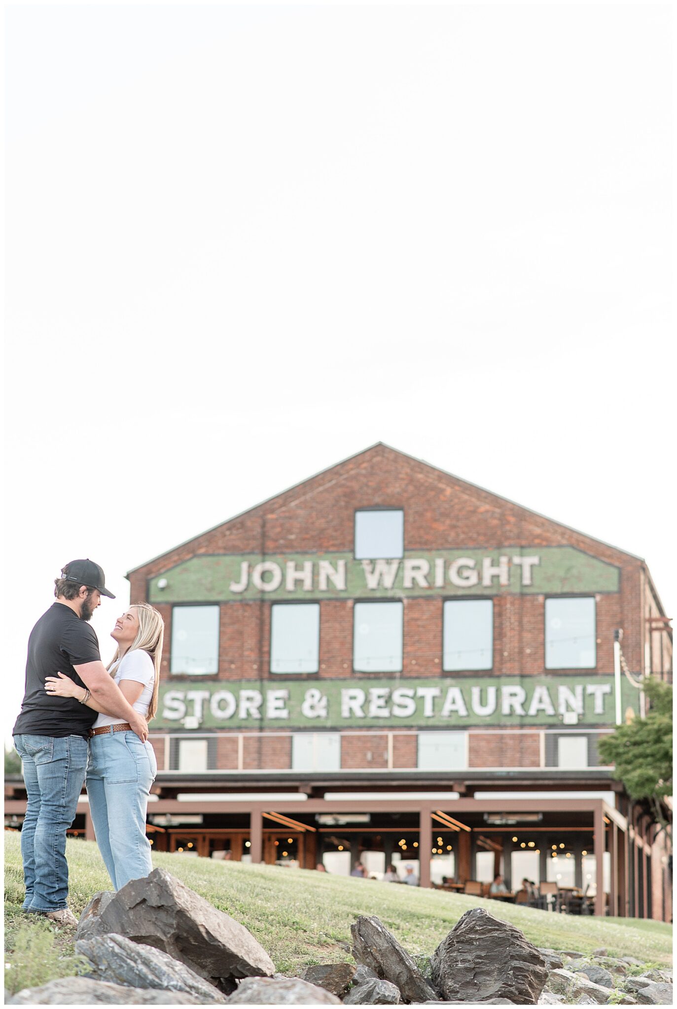 John Wright Restaurant Engagement Session - heathermariephoto.com