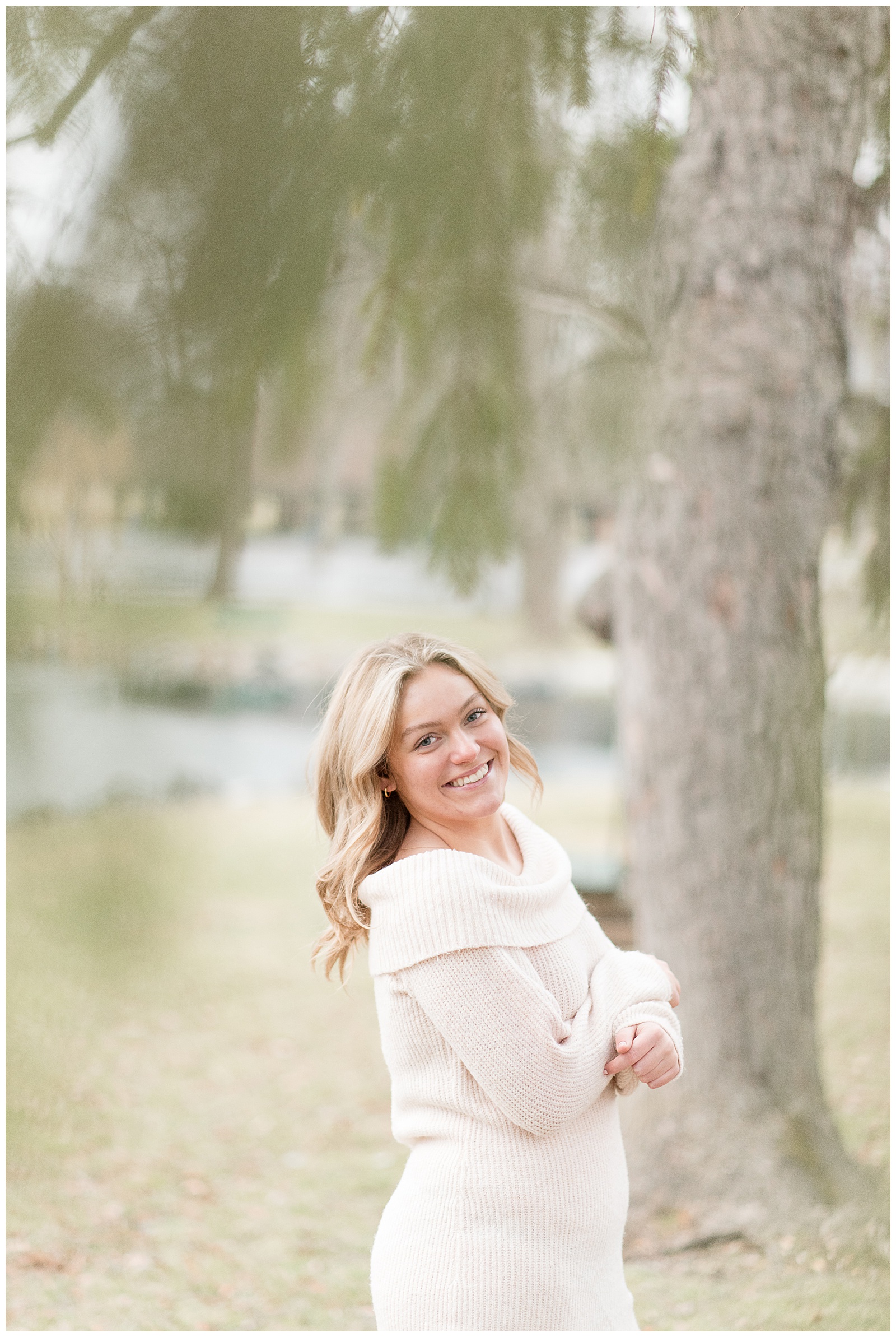 Winter Longs Park Senior Session - heathermariephoto.com