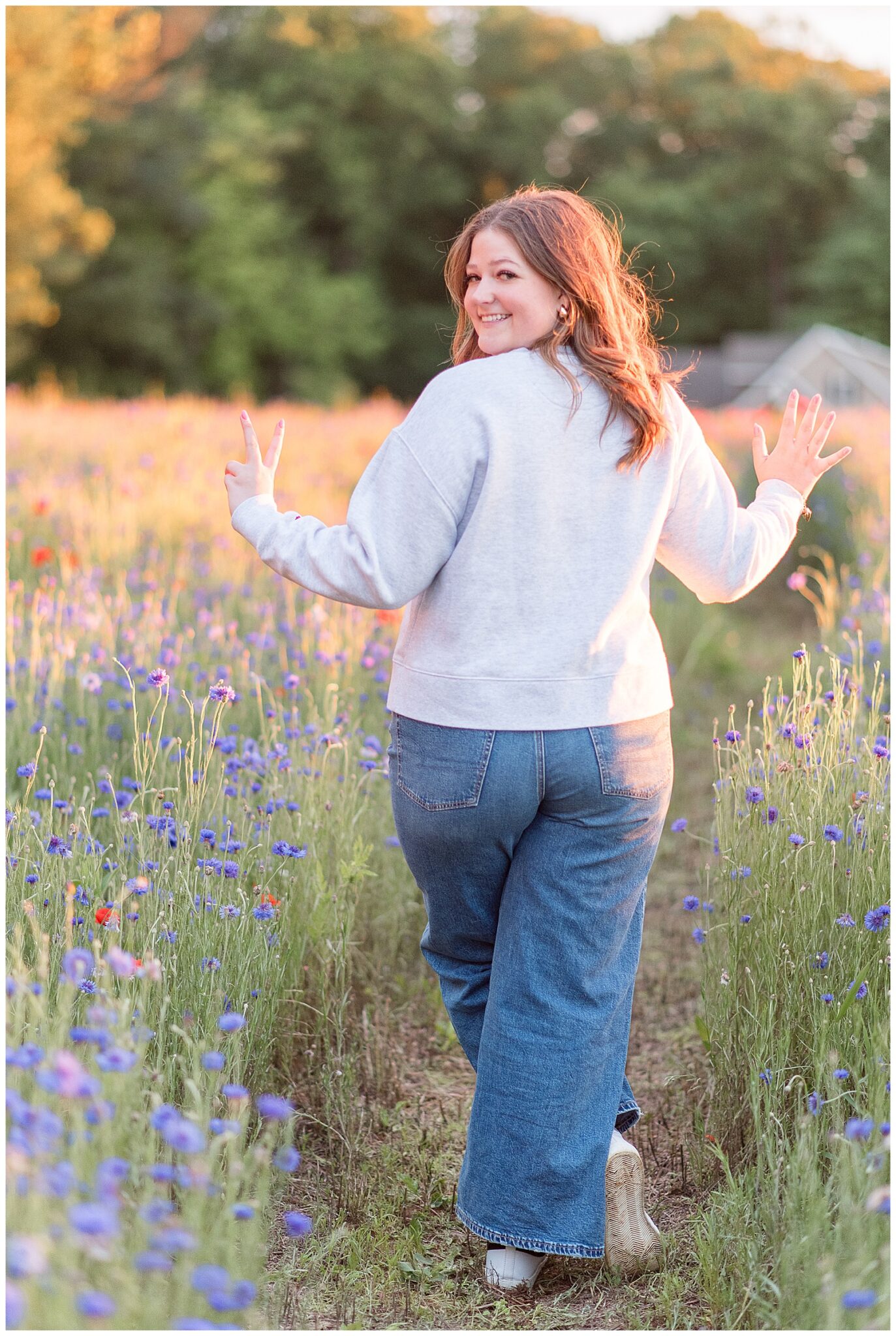 Wildflower Field Senior Session | Brynn Bennethum - heathermariephoto.com